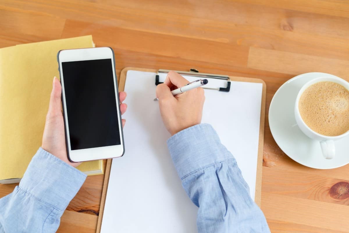 How to Make a Paperless Office? - Real Estate Career HQ